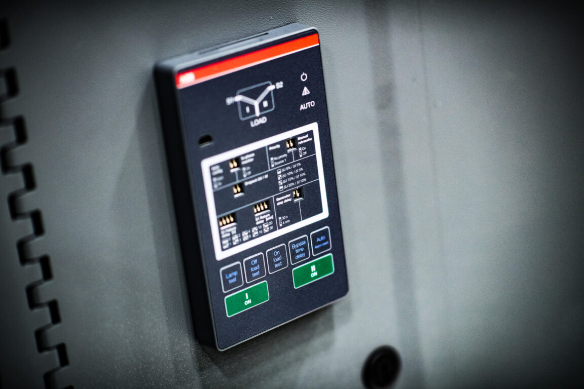 100-1200 Amp ATS Docking Stations | Trystar